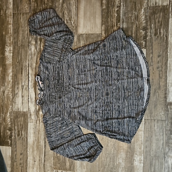 LuLaRoe | Tops | Lularoe Clara Smock Blouse Ruffle Collar Over Sized ...